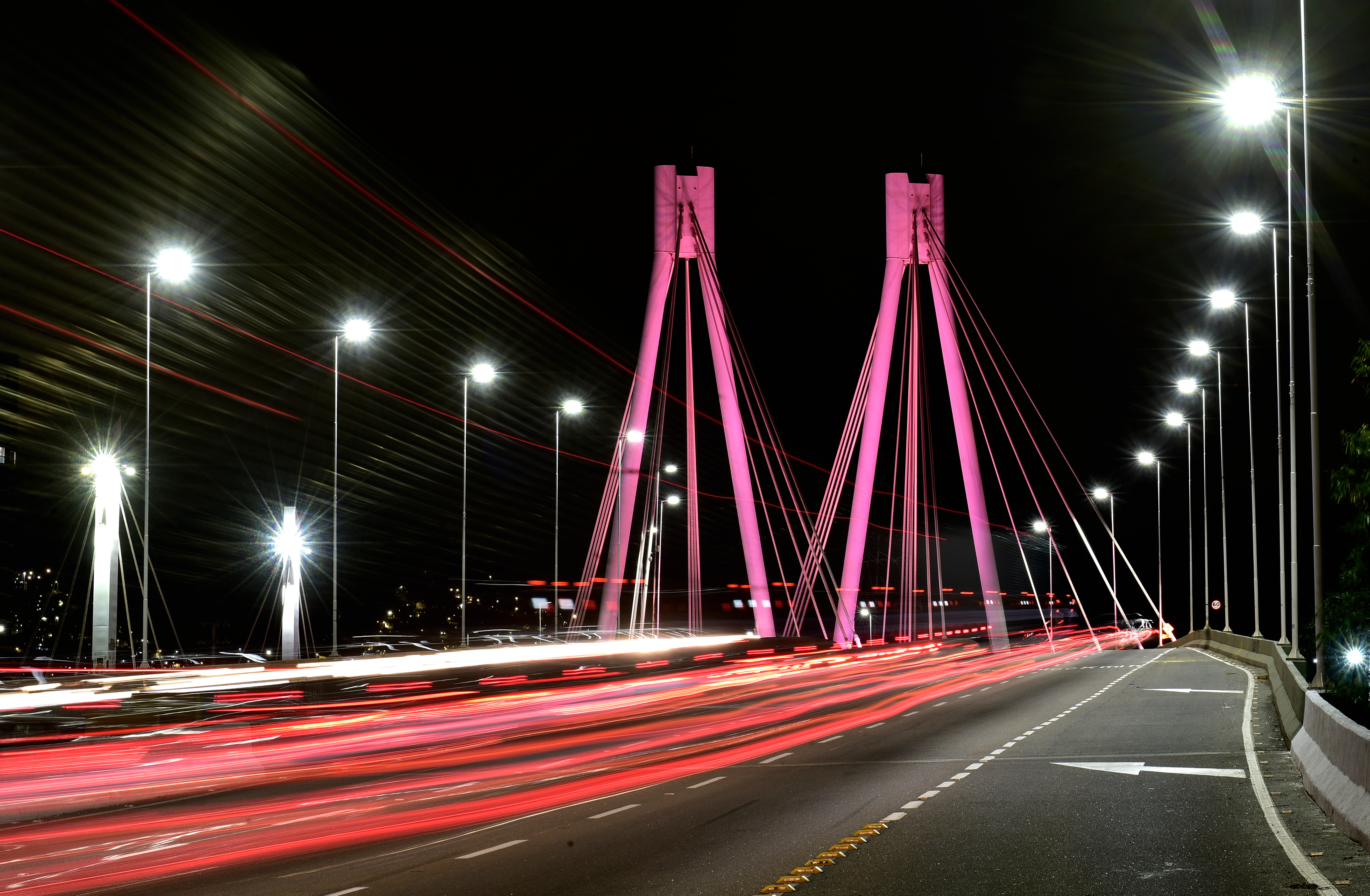 Fotojornalismo: monumentos da Grande Vitória no Outubro Rosa | A Gazeta