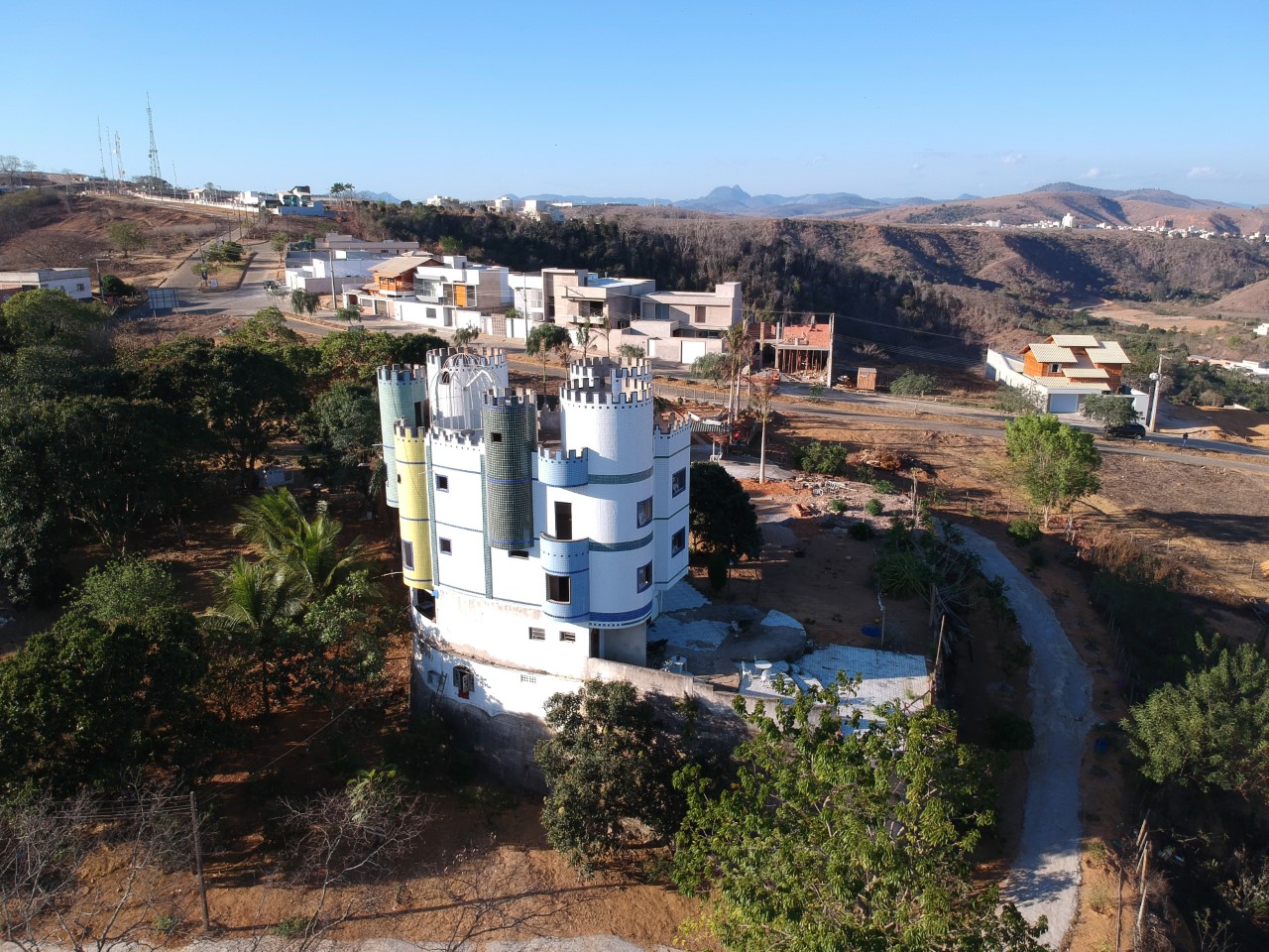 Castelo medieval com 12 metros de altura é atração em Colatina | A Gazeta