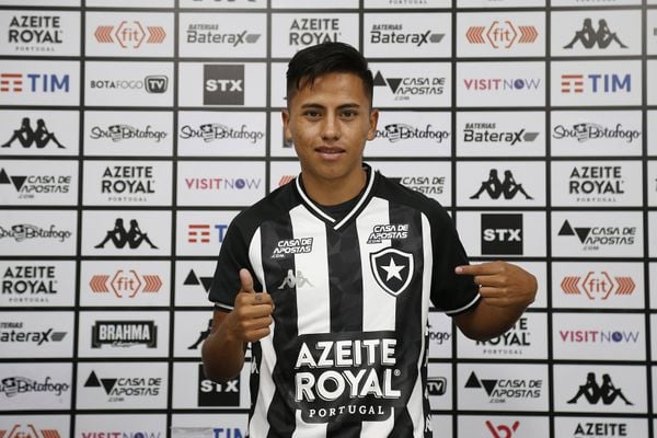 Aposta para o ano, boliviano é apresentado e se impressiona com torcida ...