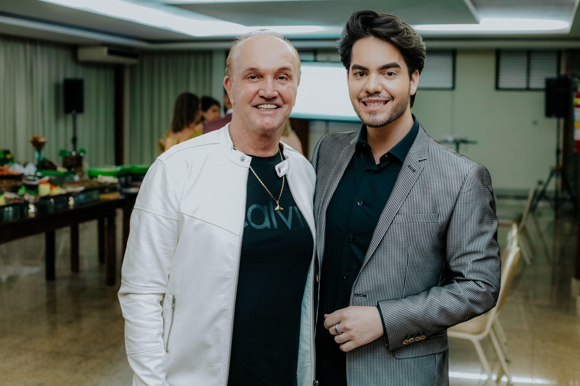 Mãe de Chay, paquita e ex-Mulheres Ricas posam em festa vip em Vitória | A Gazeta