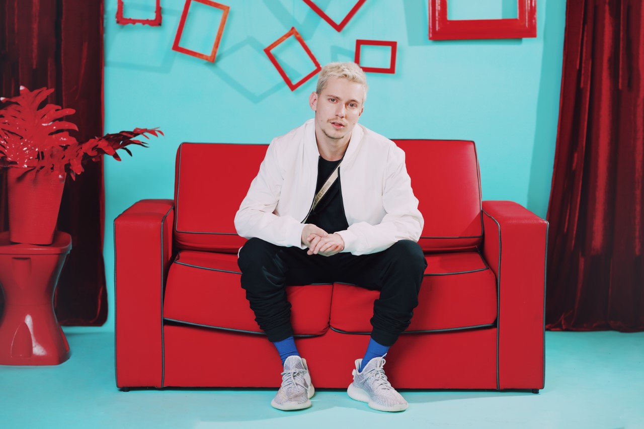 Rapper PK prepara turnê internacional após músicas com Sonza e Pocah ...