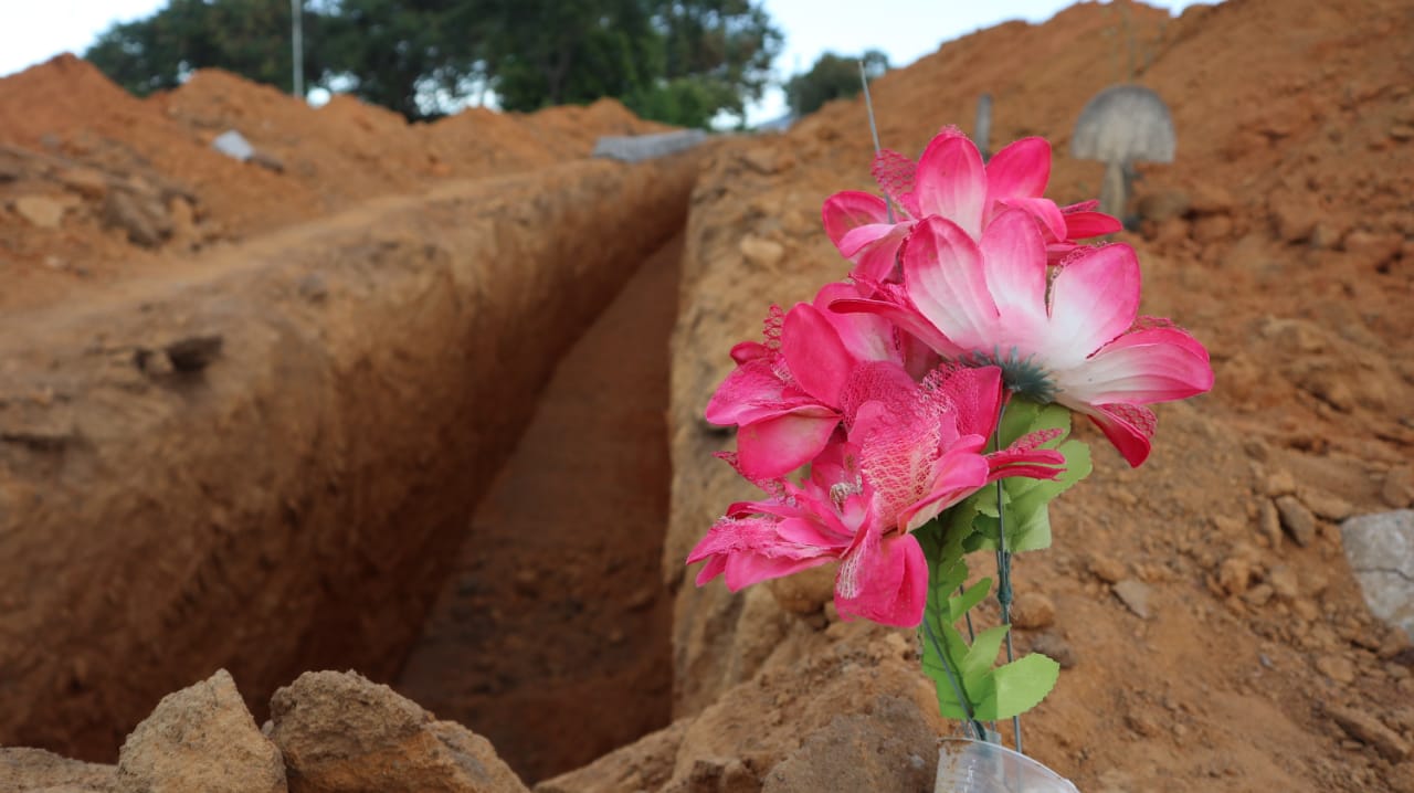 Cadê o direito à memória e ao luto em um "tempo de agoras"? | A Gazeta