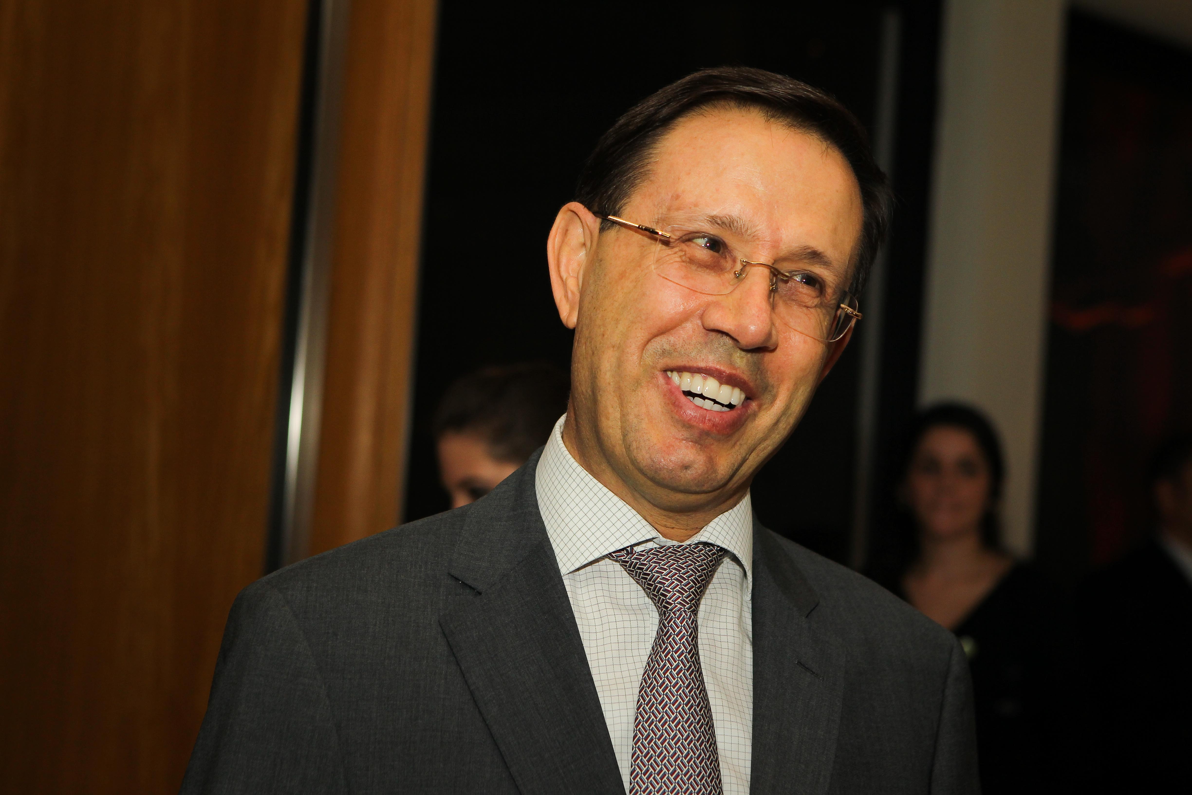 A Gazeta | Senador chama empresário Carlos Wizard para falar na CPI da ...