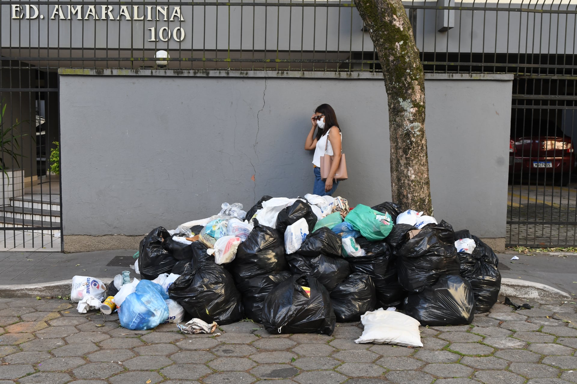 A Gazeta | Entenda a greve dos coletores e como evitar o acúmulo de ...