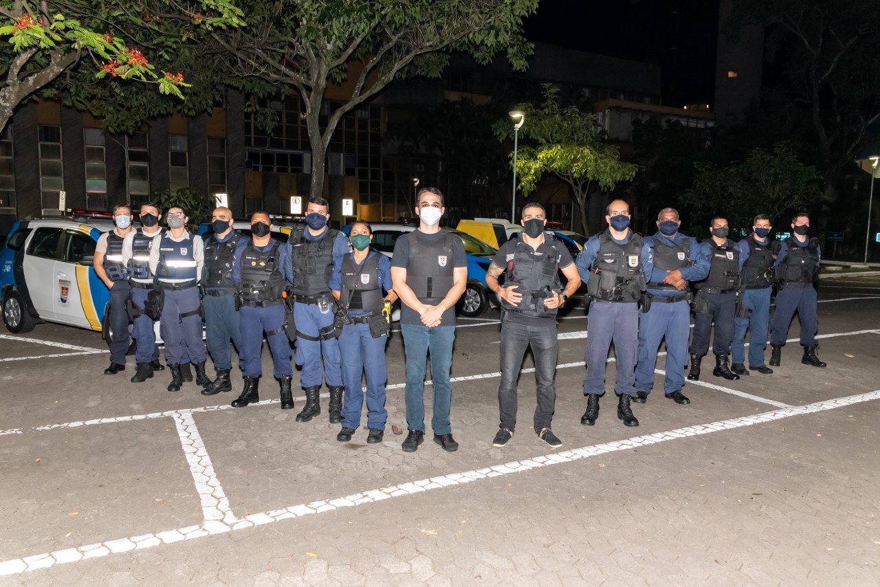 A Gazeta Prefeitos Da Grande Vitória Aparecem Ao Lado De Garis E