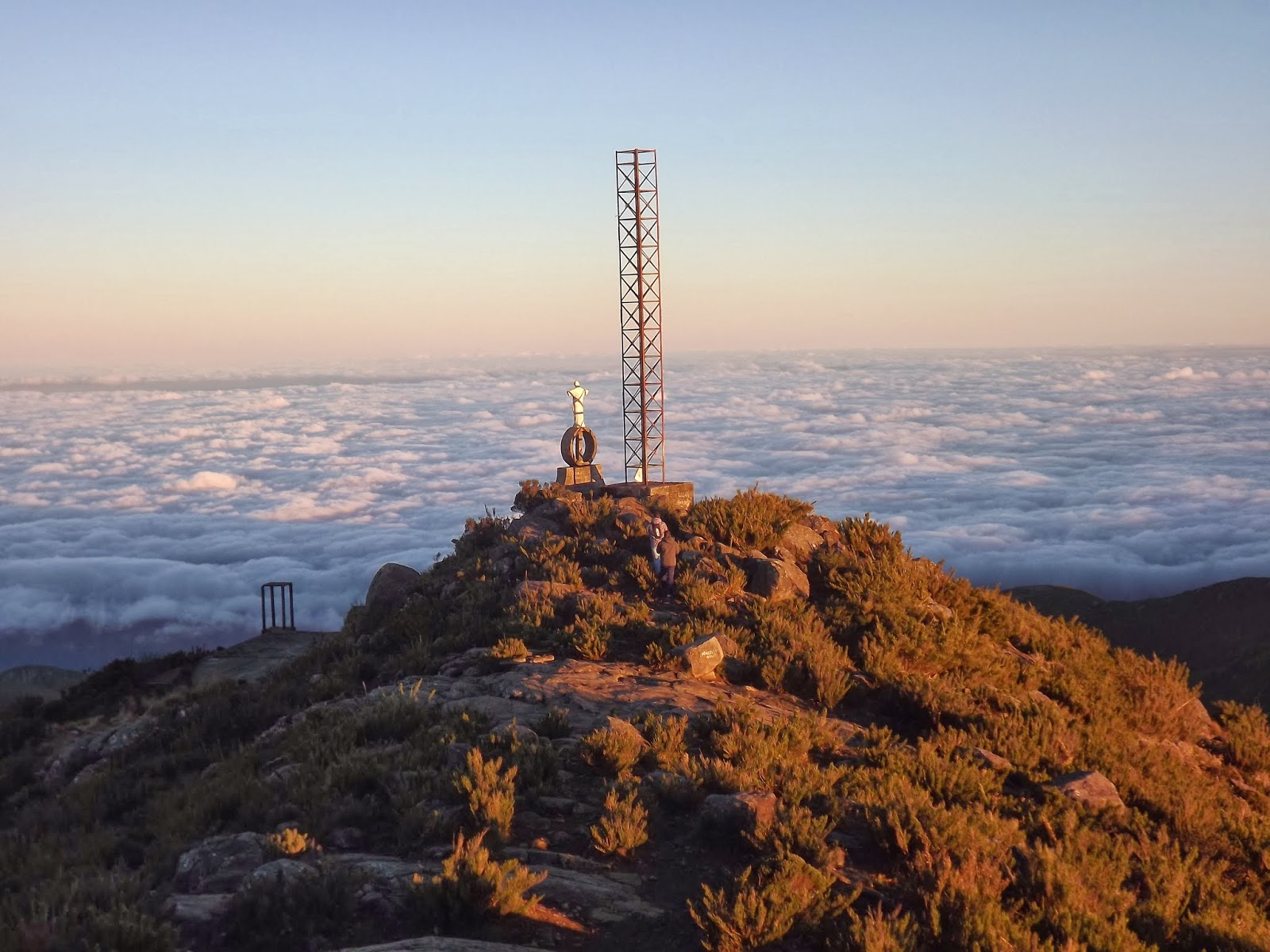 Picos, vales e cachoeiras: as belezas do Parque Nacional do Caparaó | A ...