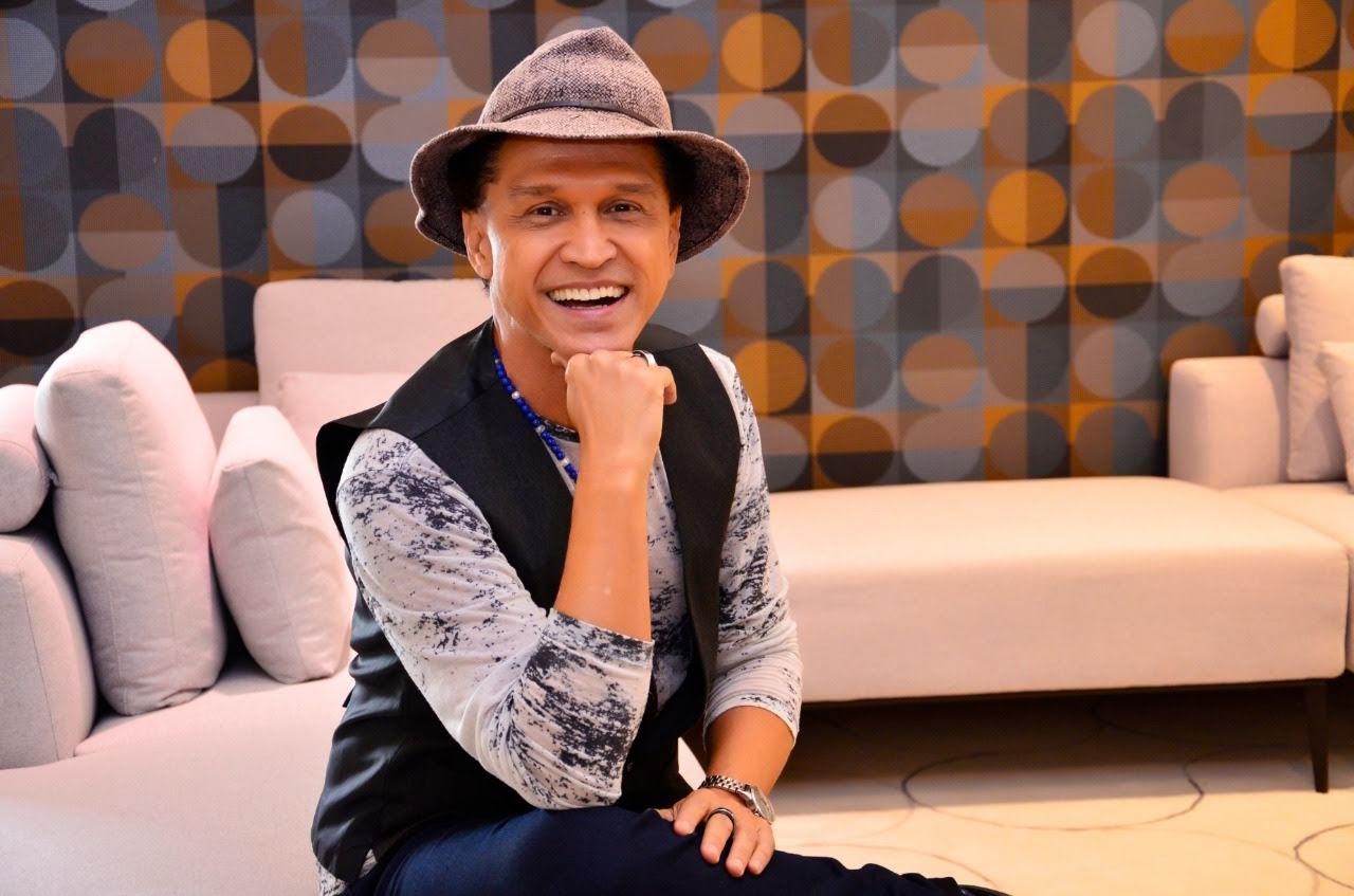 Jace Theodoro relança livro de crônicas em formato digital e de áudio ...