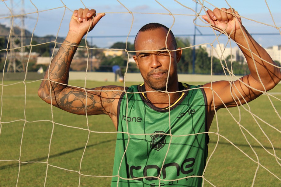 Edinho está regularizado e pode estrear pelo Rio Branco contra a ...