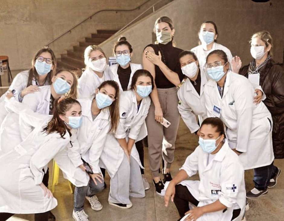 Por recomendação médica, Kelly Key adianta segunda dose da vacina | A ...