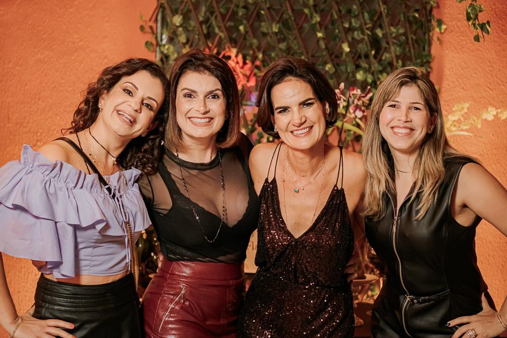 FOTOS: Flávia Almeida comemora 45 anos em noite "only for women" | A Gazeta