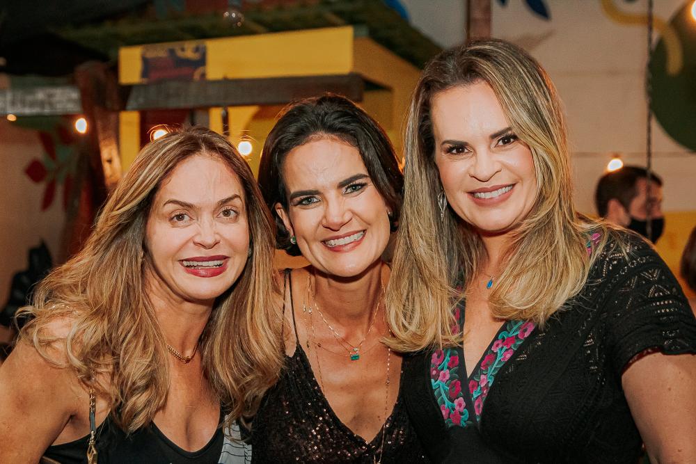 FOTOS: Flávia Almeida comemora 45 anos em noite "only for women" | A Gazeta