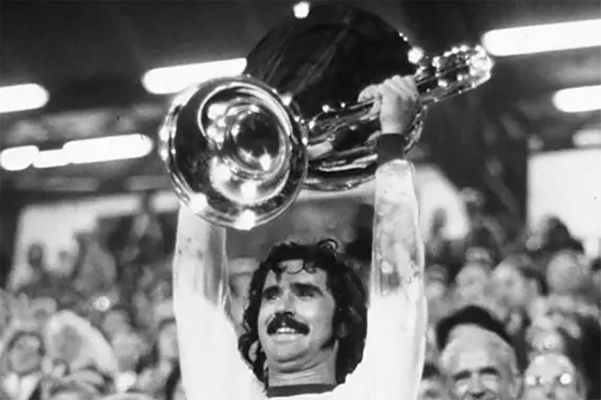 Lenda do futebol alemão, Gerd Müller morre aos 75 anos | A Gazeta