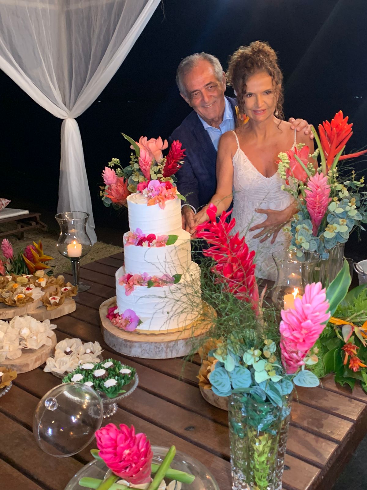 Fernanda Conde Vescovi e José Sales Filho dizem sim-sim na Bahia | A Gazeta