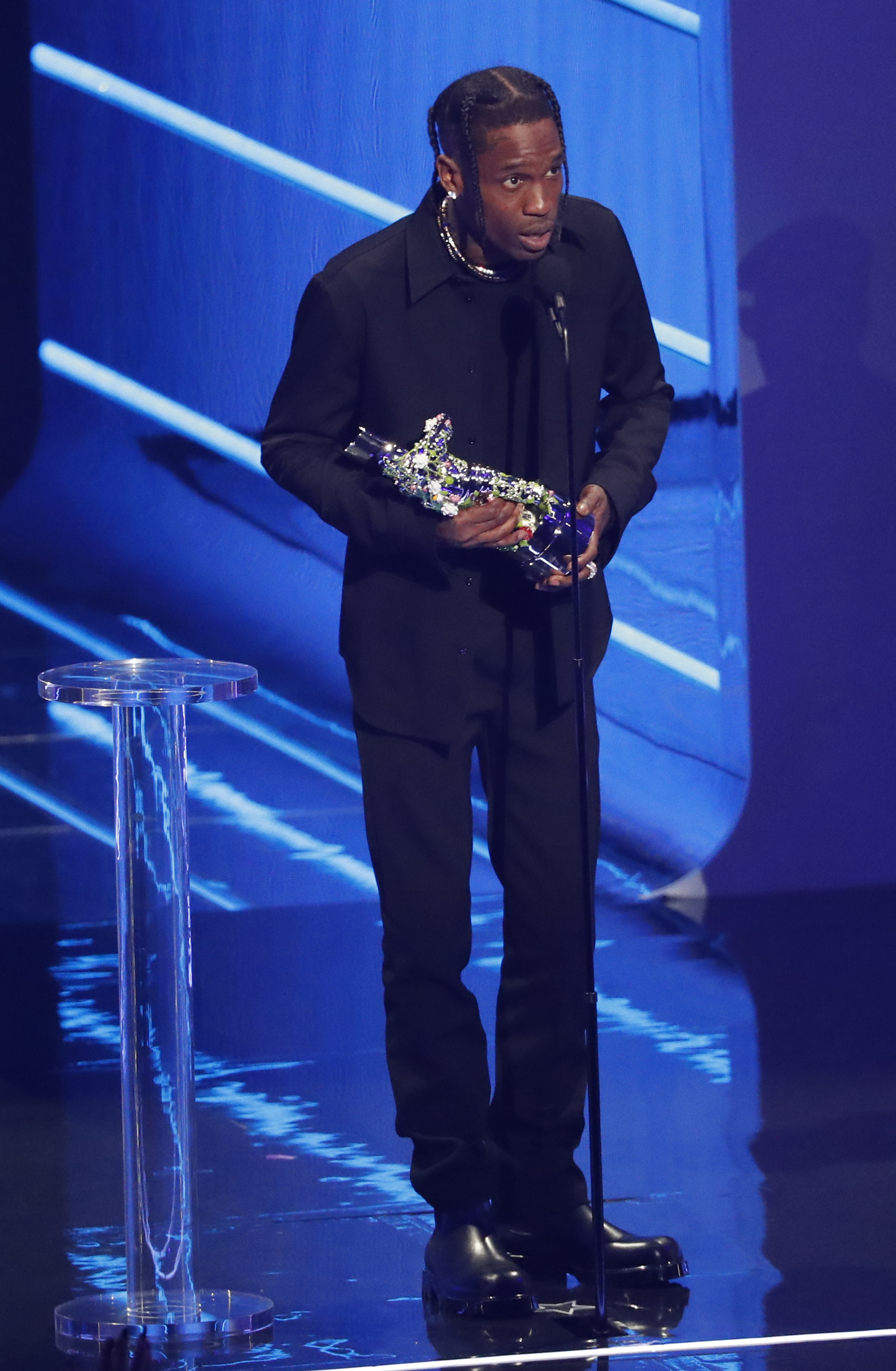 HZ | Travis Scott oferecerá apoio psicológico a famílias de mortos em ...