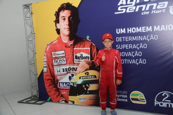 Aos 10 anos, capixaba conquista etapas no ES e mira Brasileiro de Kart ...