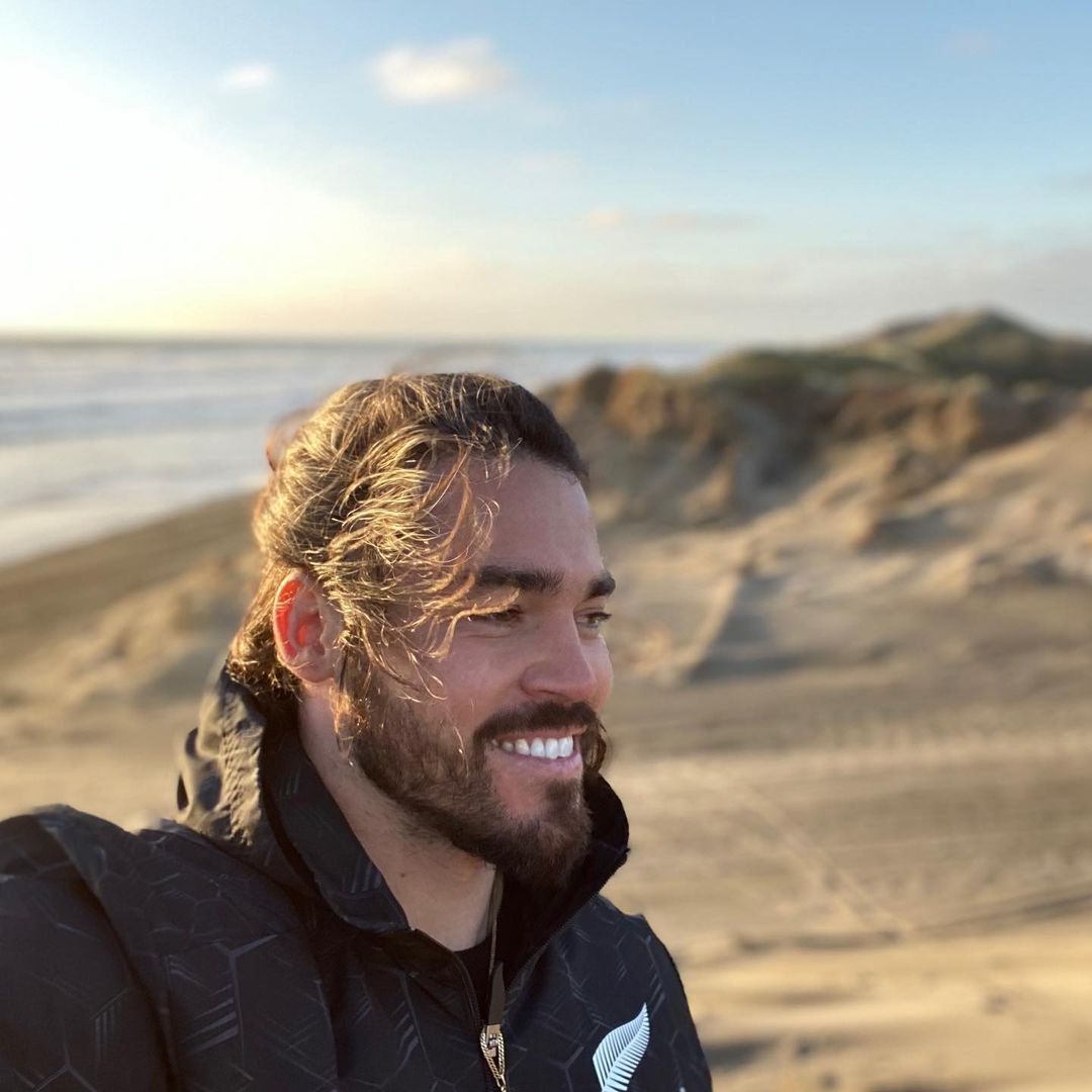Hz Participante De Reality Da Netflix é Pego Transando Em Boate Tô