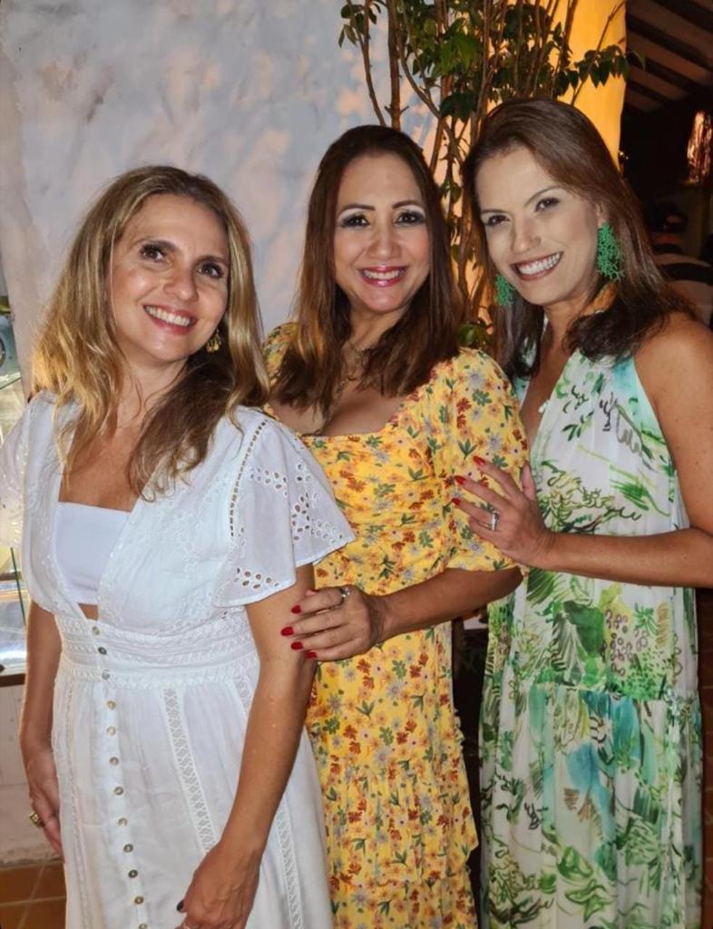 Paola Borges ganha festa de aniversário surpresa em Vitória; veja fotos ...