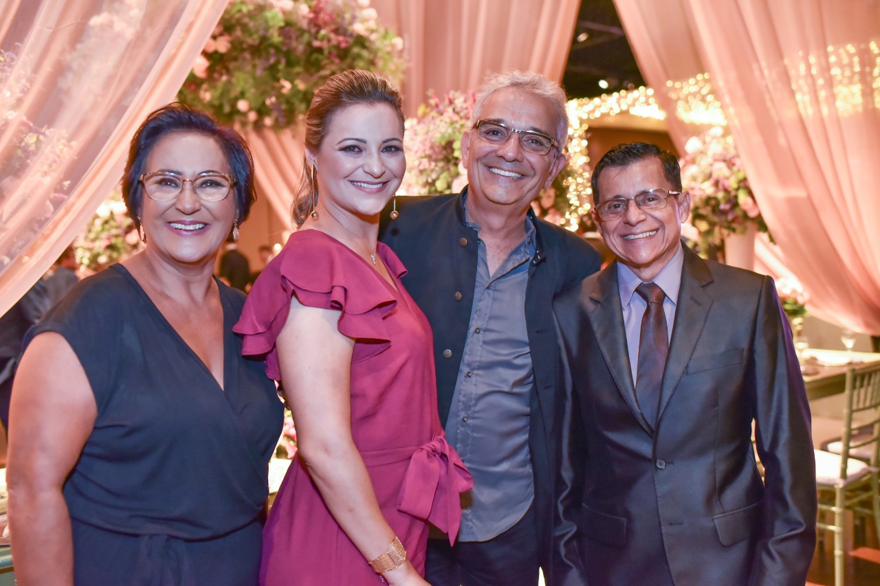 Monica Demoner e Henrique Menezes dizem sim-sim em Vitória | A Gazeta