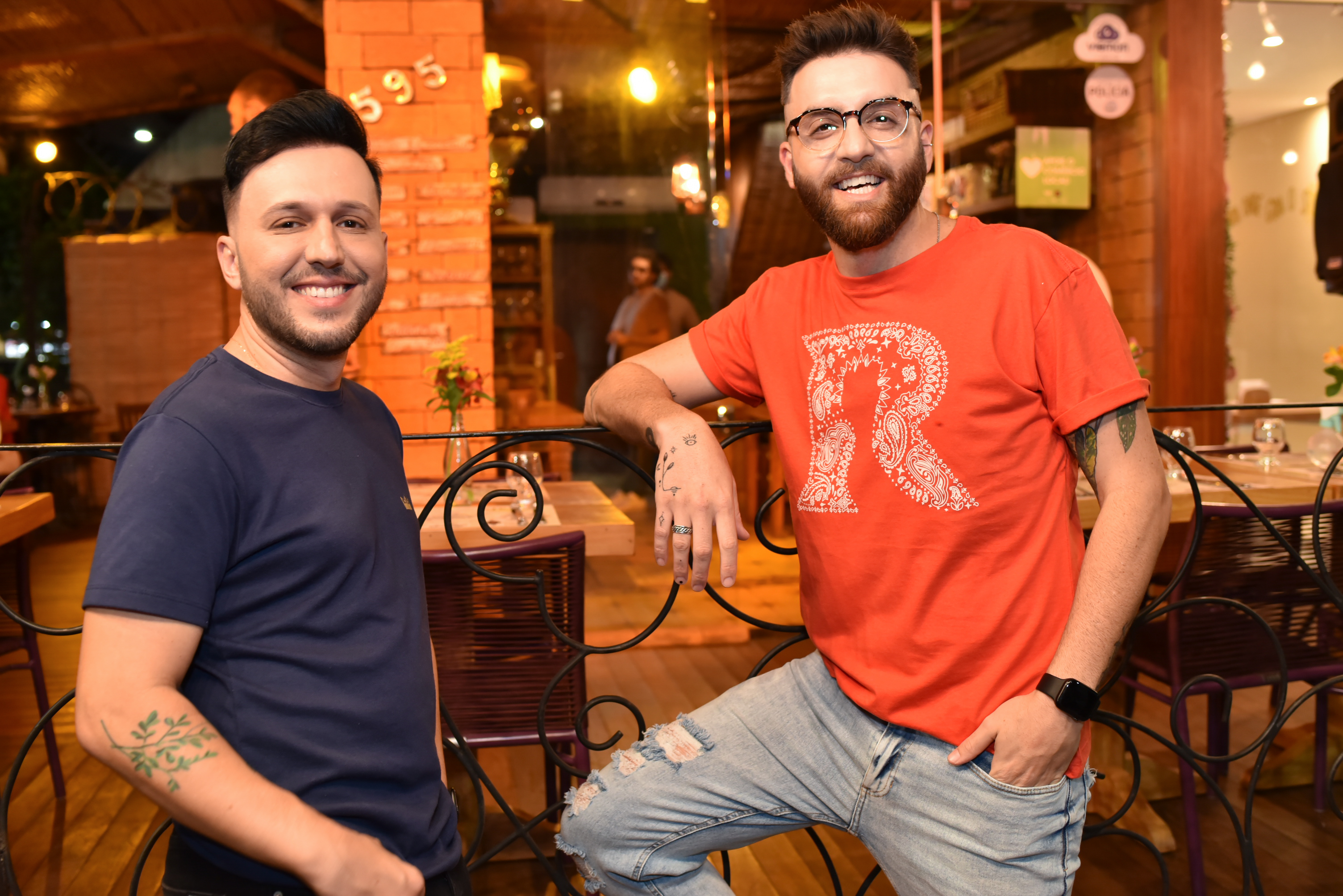 Restaurante famoso da Praia do Canto comemora 13 anos em happy hour | A ...