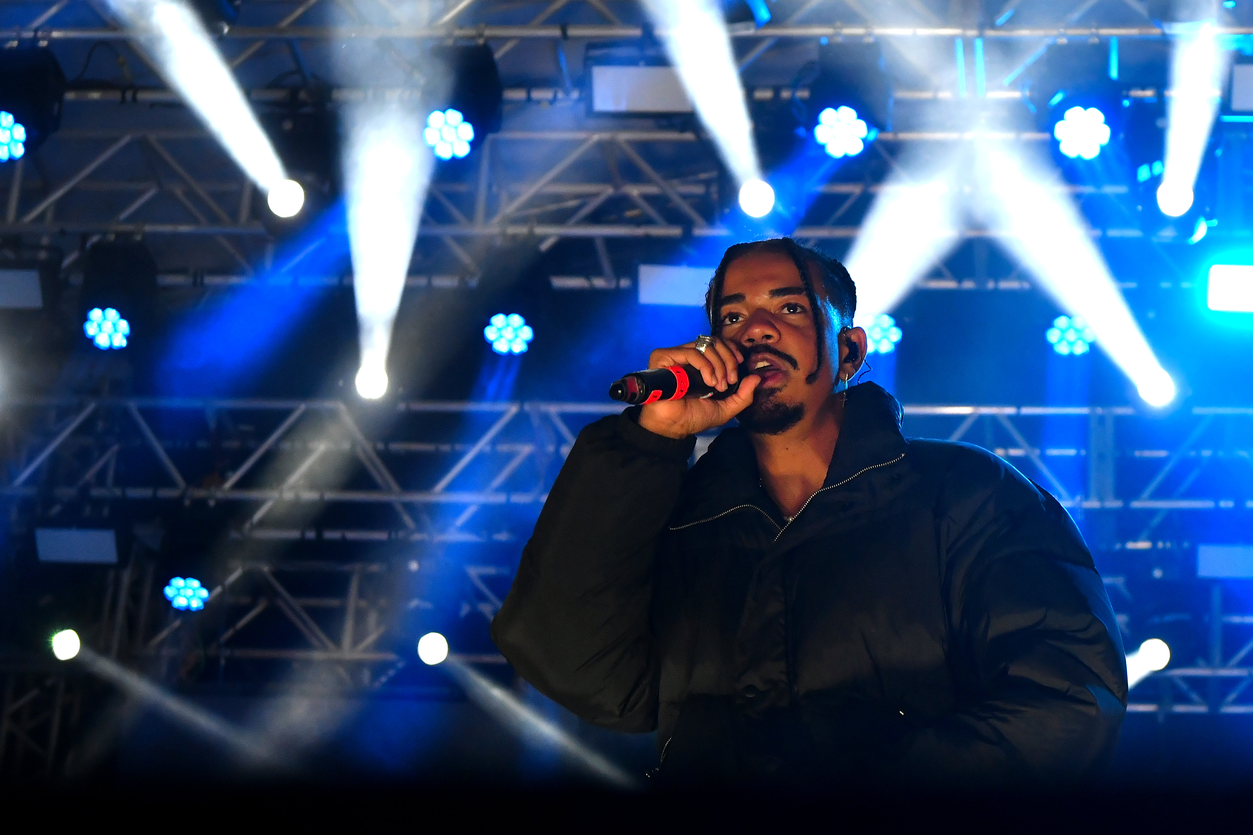 HZ | Com Cesar MC, Movimento Cidade edição Favela reúne música, cinema ...