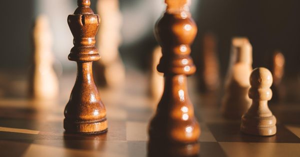 Entenda o que é uma caquistocracia e como ela se consolida no poder | A ...