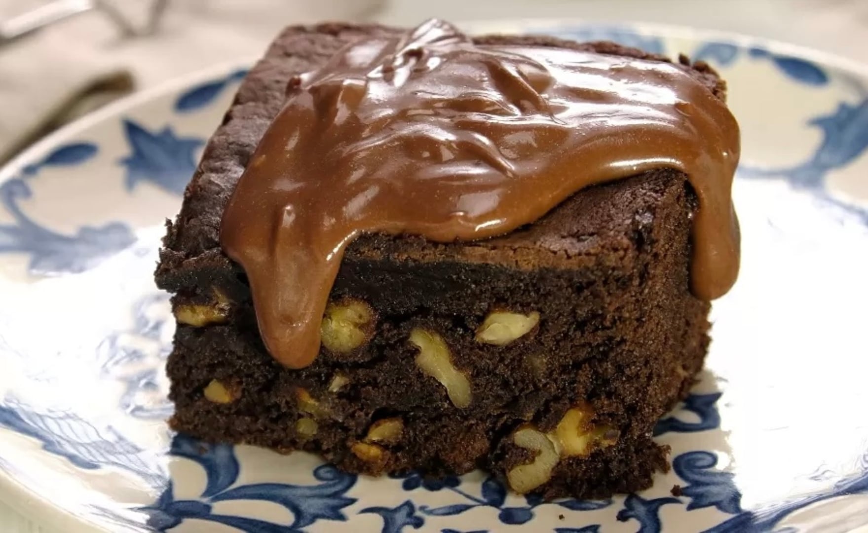 HZ | Veja receita de brownie simples de chocolate com nozes | A Gazeta