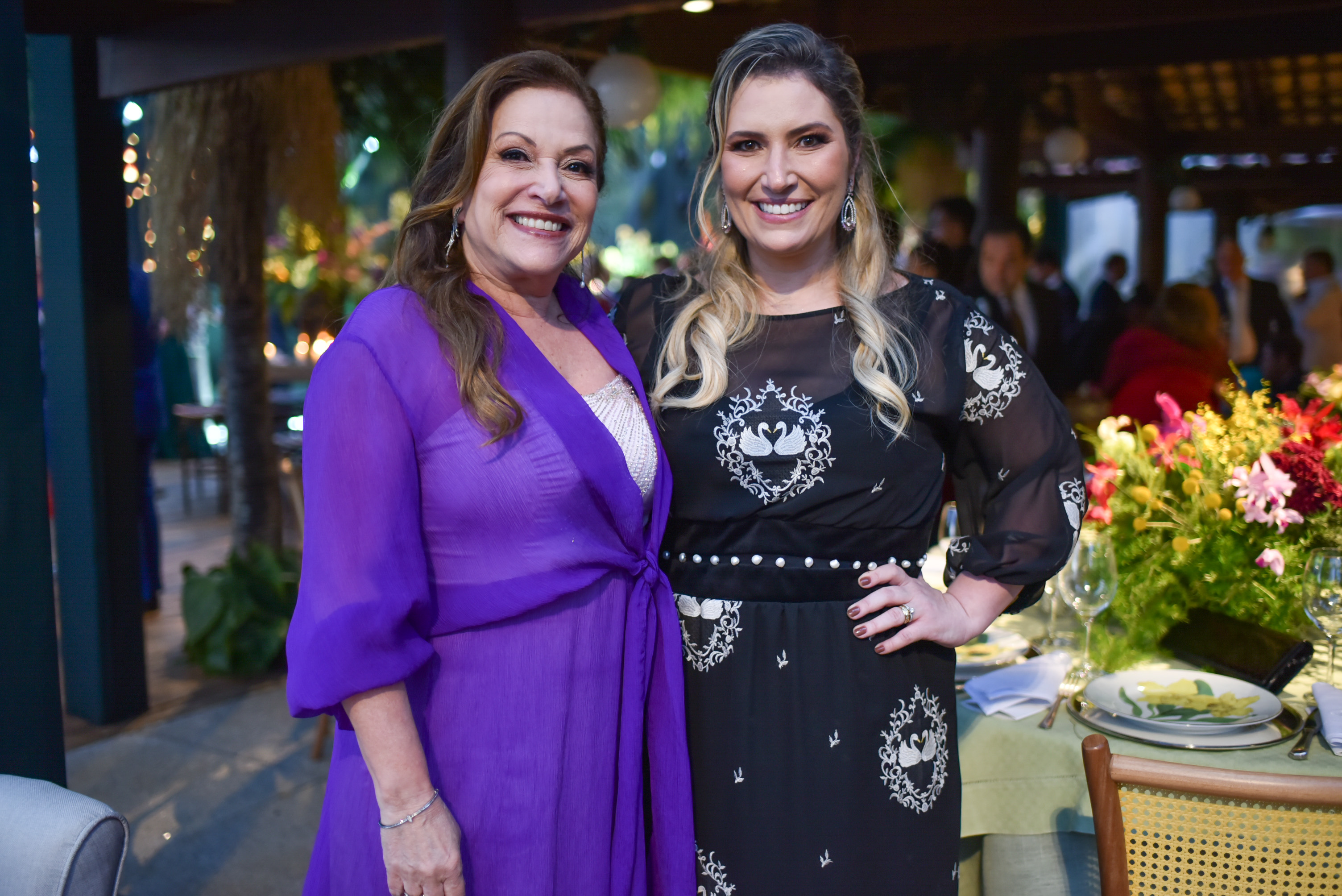 Bianca Tristão e Nicholas Garcev dizem sim-sim na Aldeia; veja fotos ...