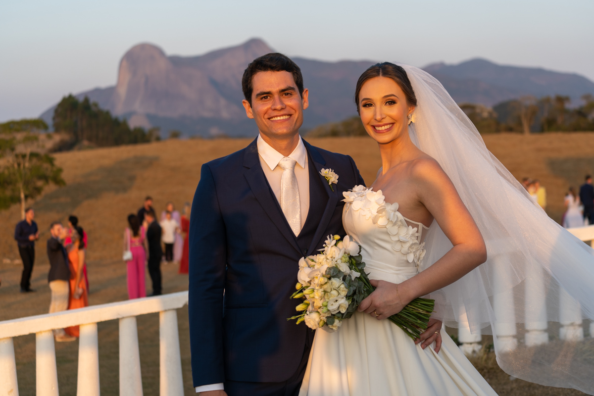 HZ | Brunelly Berger e Igor Vargas dizem sim-sim na Pedra Azul; veja ...