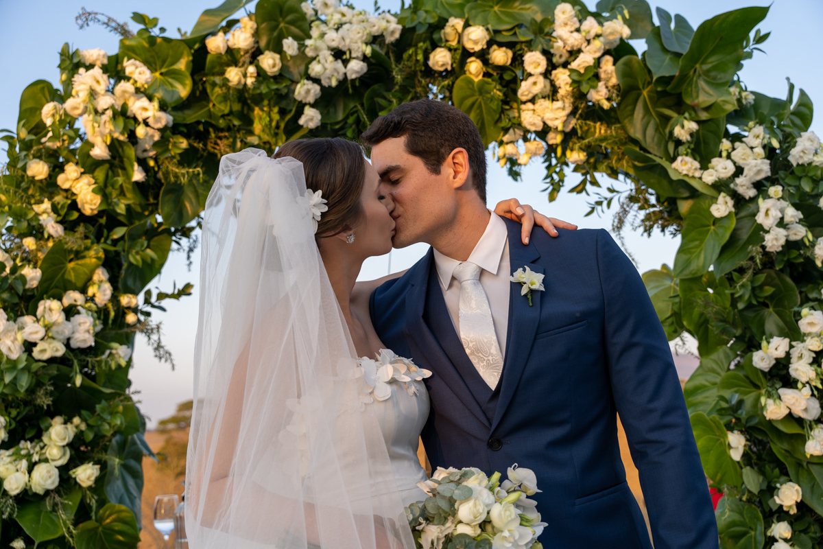 HZ | Brunelly Berger e Igor Vargas dizem sim-sim na Pedra Azul; veja ...