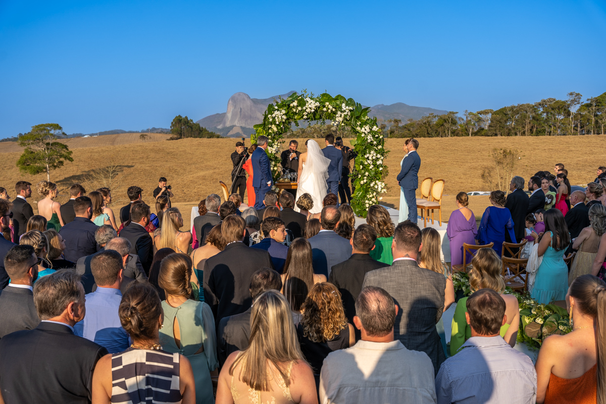 HZ | Brunelly Berger e Igor Vargas dizem sim-sim na Pedra Azul; veja ...