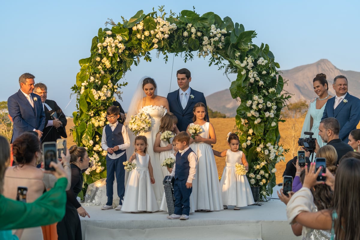 HZ | Brunelly Berger e Igor Vargas dizem sim-sim na Pedra Azul; veja ...