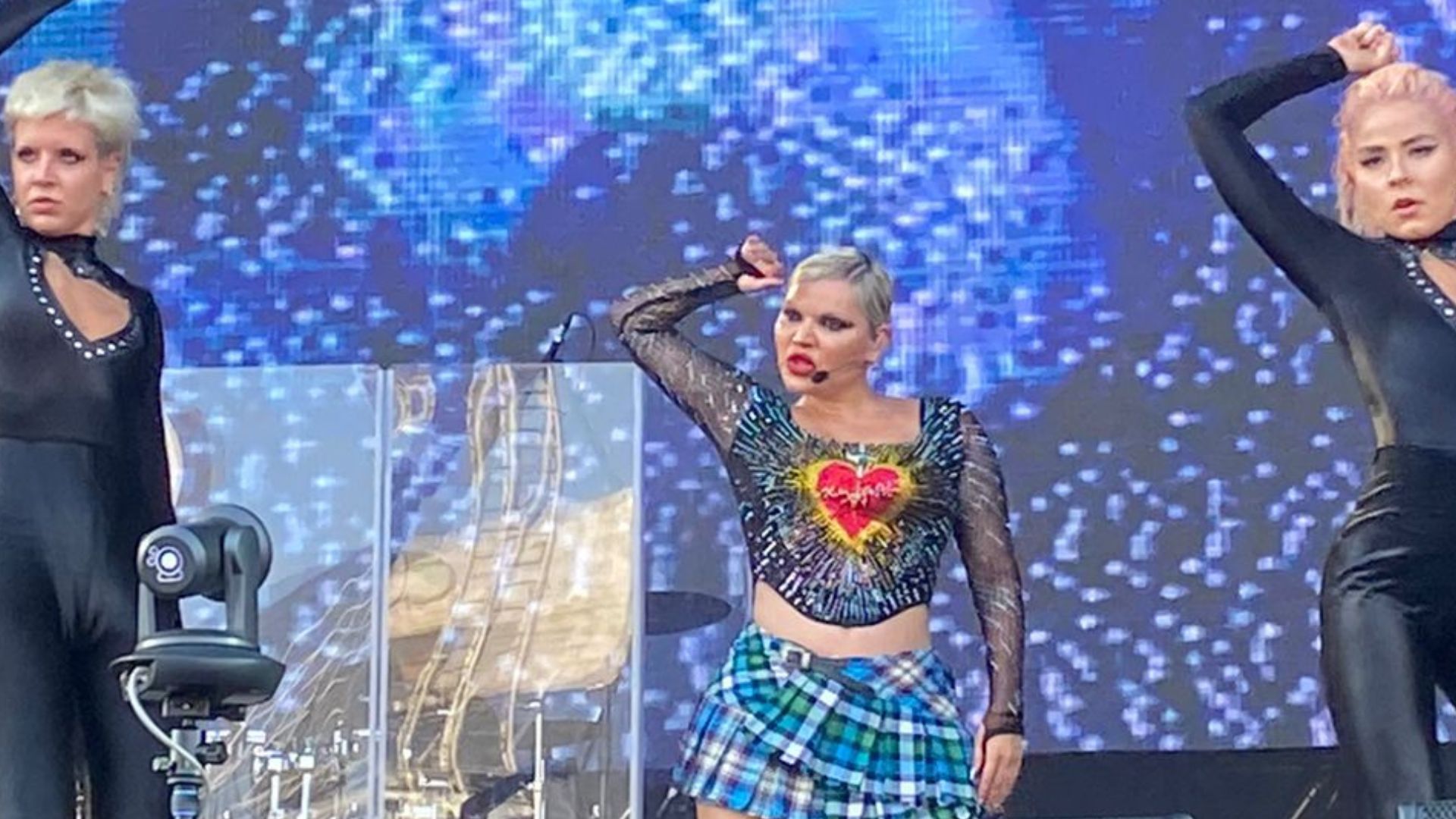 HZ | “Galera de Vitória, tô chegando”, diz Duda Beat sobre show no ES ...