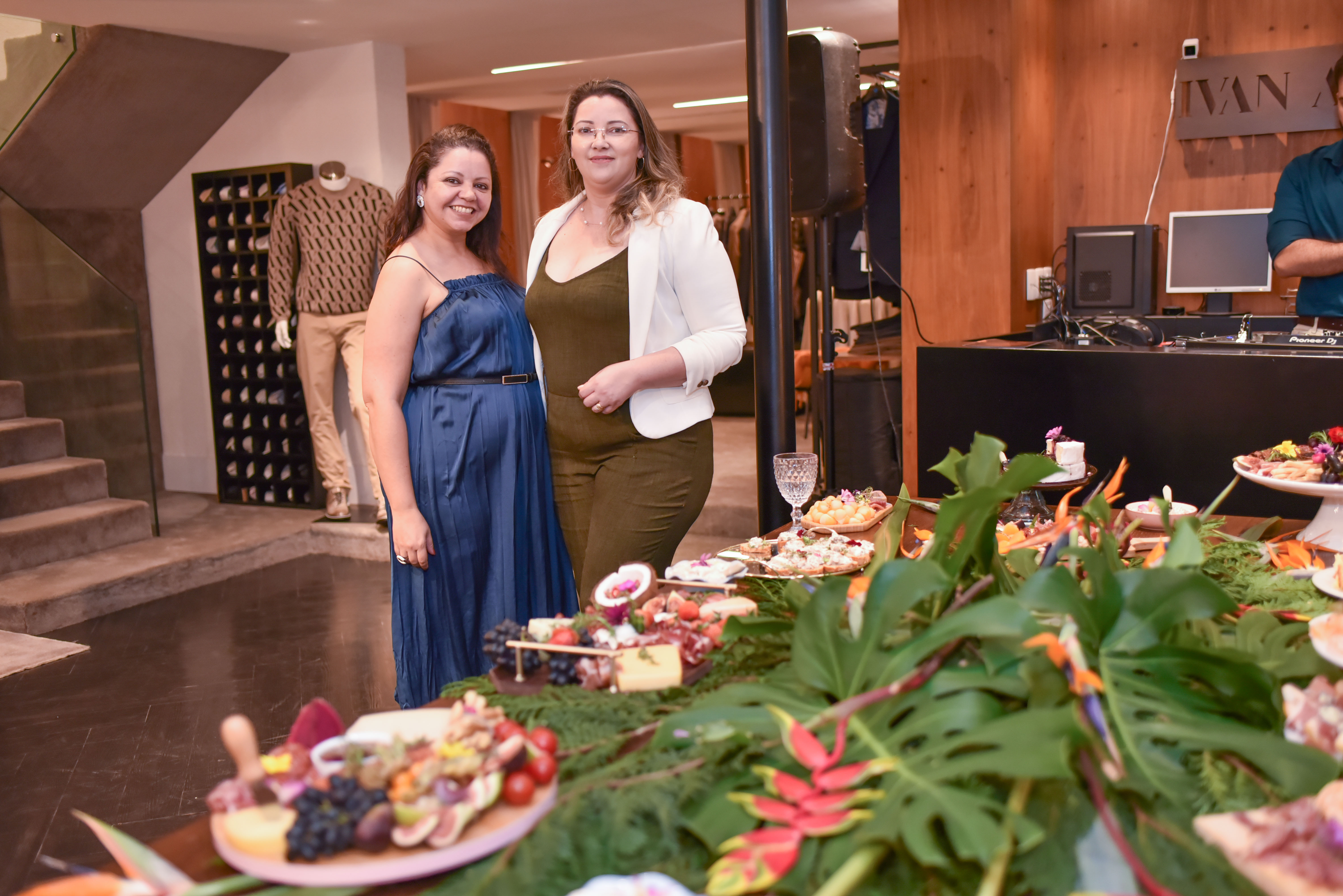 HZ | Estilista famoso do ES recebe para pré-lançamento de desfile em ...