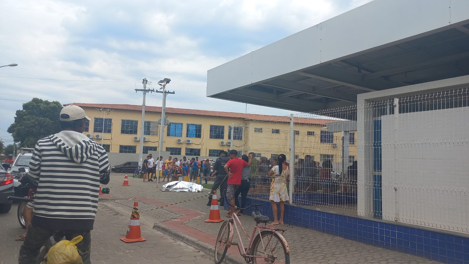 Posto de saúde e escola fecham após crime no meio da rua em Itapemirim ...