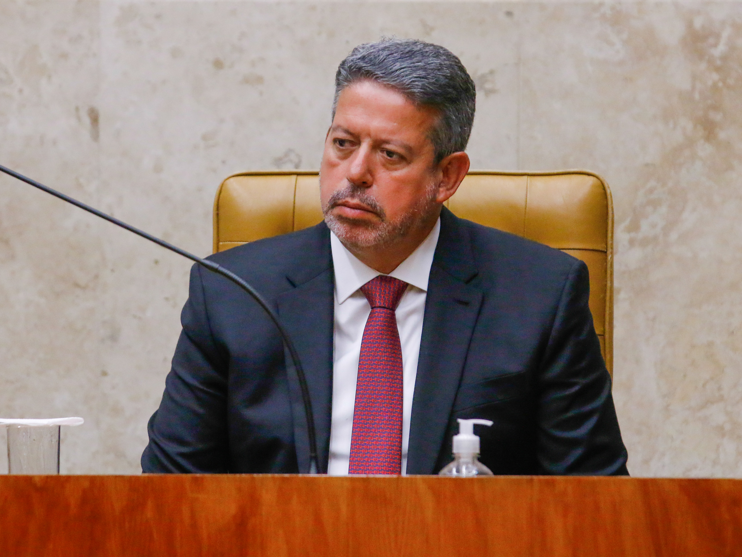 Lira manobra para votar projeto que censura e criminaliza pesquisas | A ...