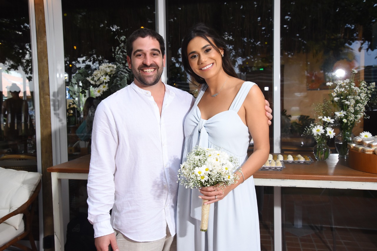 HZ | Tamara Raizer e Artur Novaes celebram casamento civil em Vitória | A Gazeta