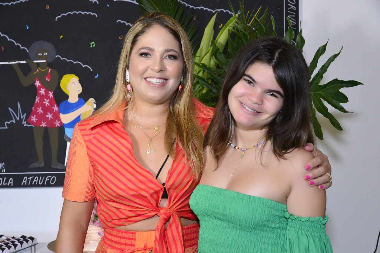 Roberta Furtado comemora aniversário em sunset party em Fradinhos | HZ ...