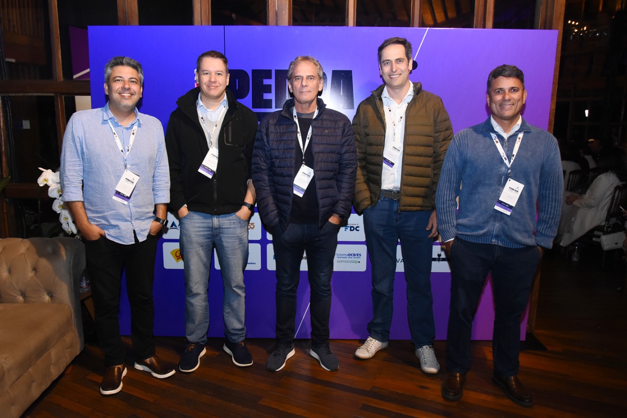 HZ | Veja fotos do 'Fim de Expediente' no Pedra Azul Summit da Rede ...