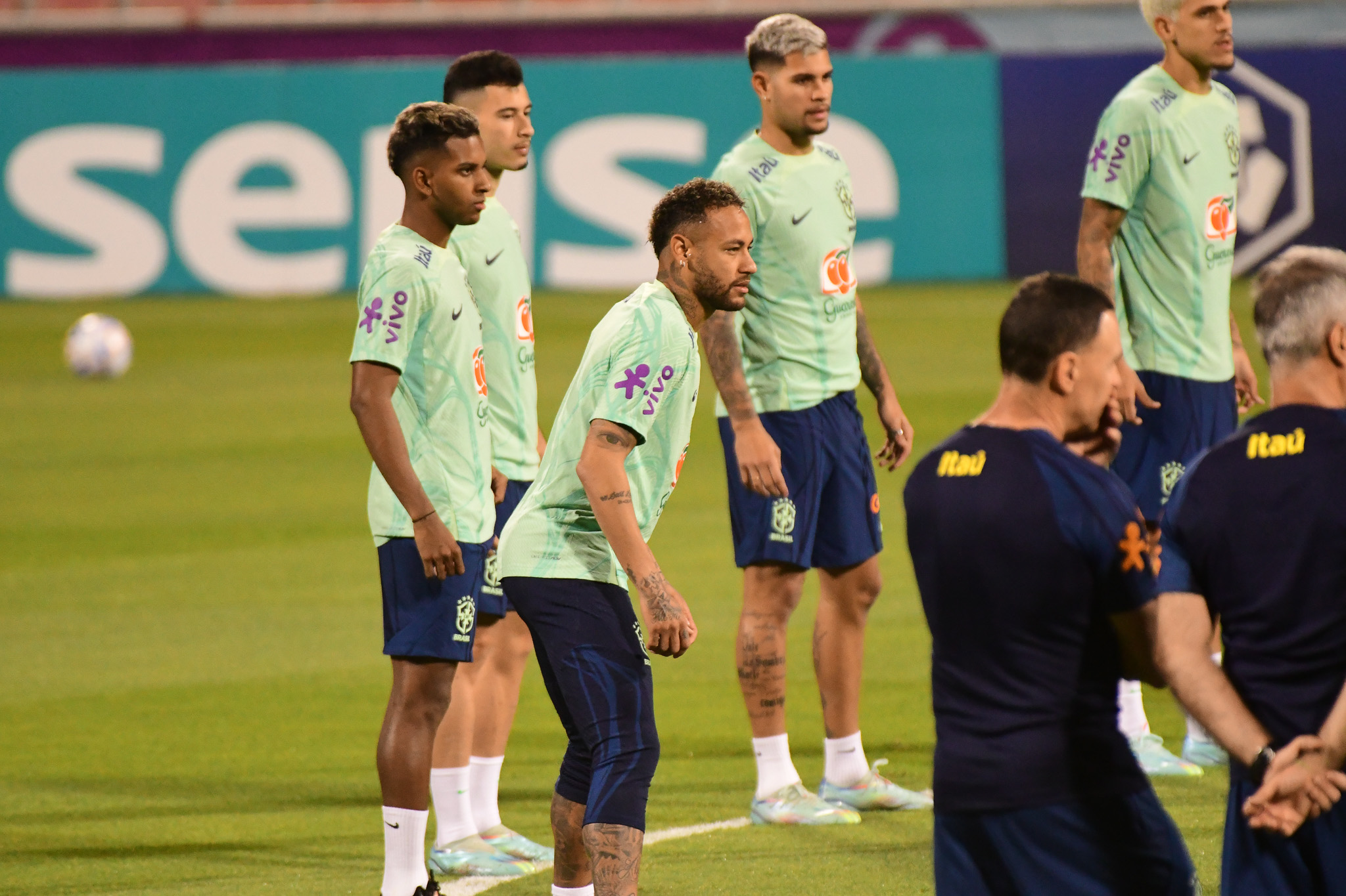 Ciente da pressão, Richarlison se mostra pronto para vestir a 9 do ...