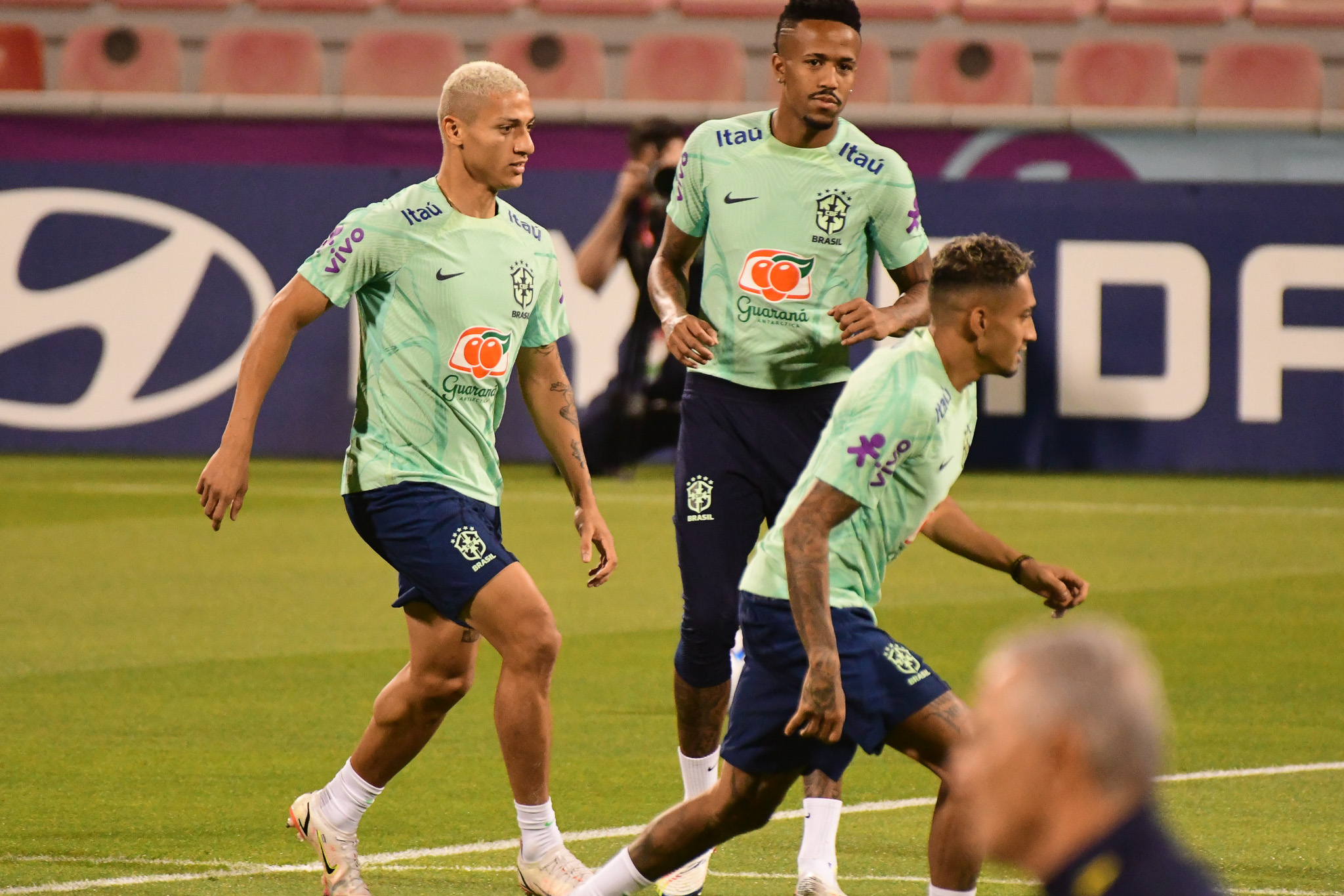 Ciente da pressão, Richarlison se mostra pronto para vestir a 9 do ...