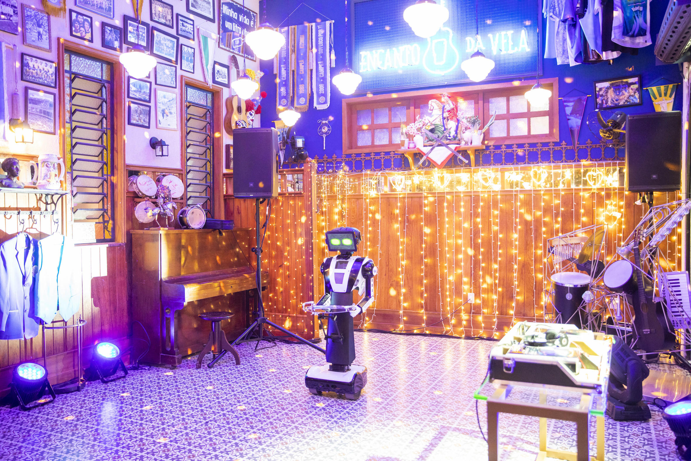 HZ | ‘Travessia’ apresenta robô como personagem da novela e gera memes ...