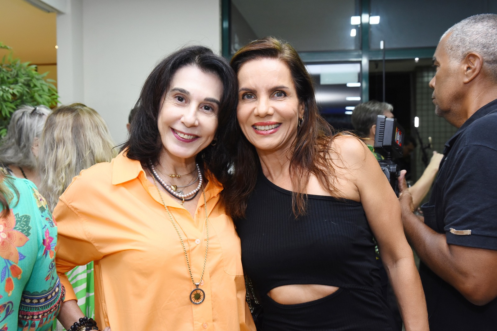 Cabeleireiro famoso do ES inaugura novo salão com festa em Vitória | HZ ...