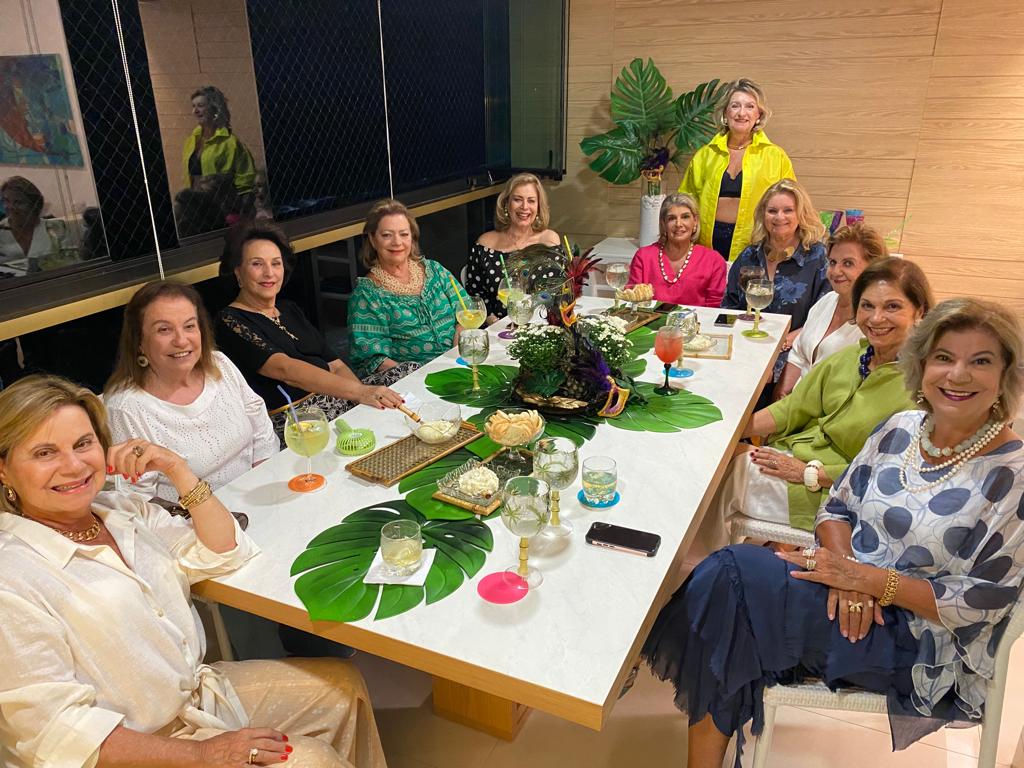 HZ | Gracinha Nader reúne amigas para jantar em Guarapari; veja fotos ...