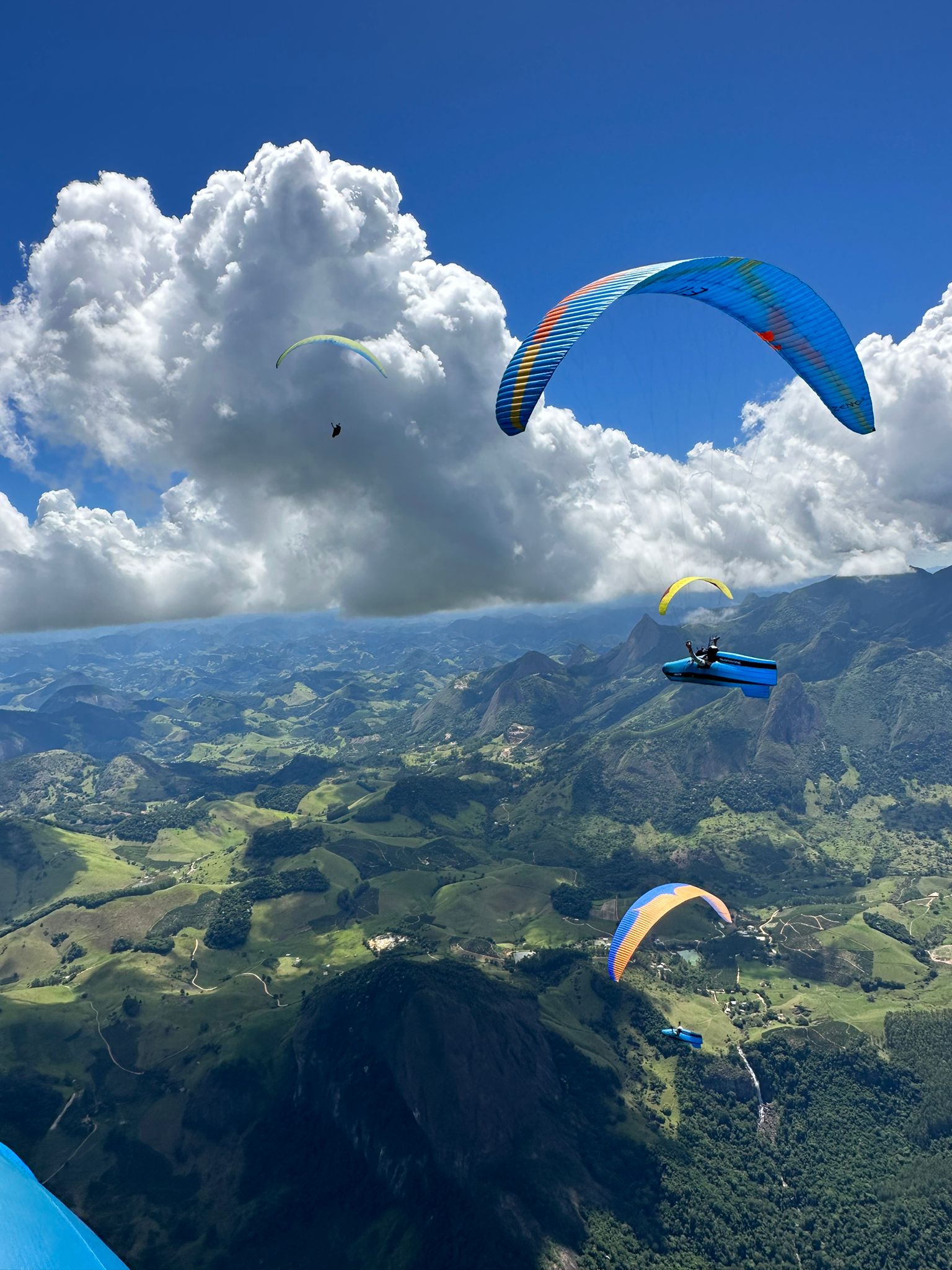 Após acidentes, Copa do Mundo de Parapente é suspensa nesta quinta (23 ...