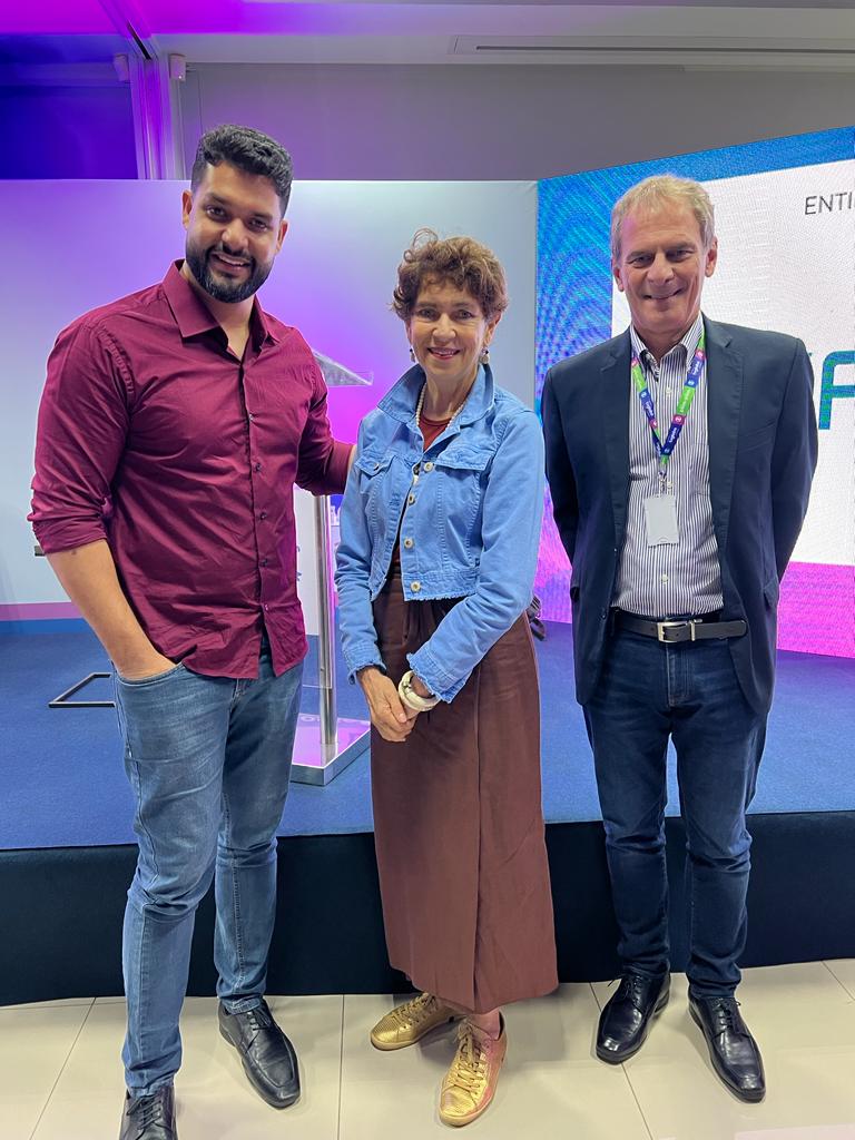 HZ | Veja quem prestigiou o painel Made in ES sobre inteligência ...