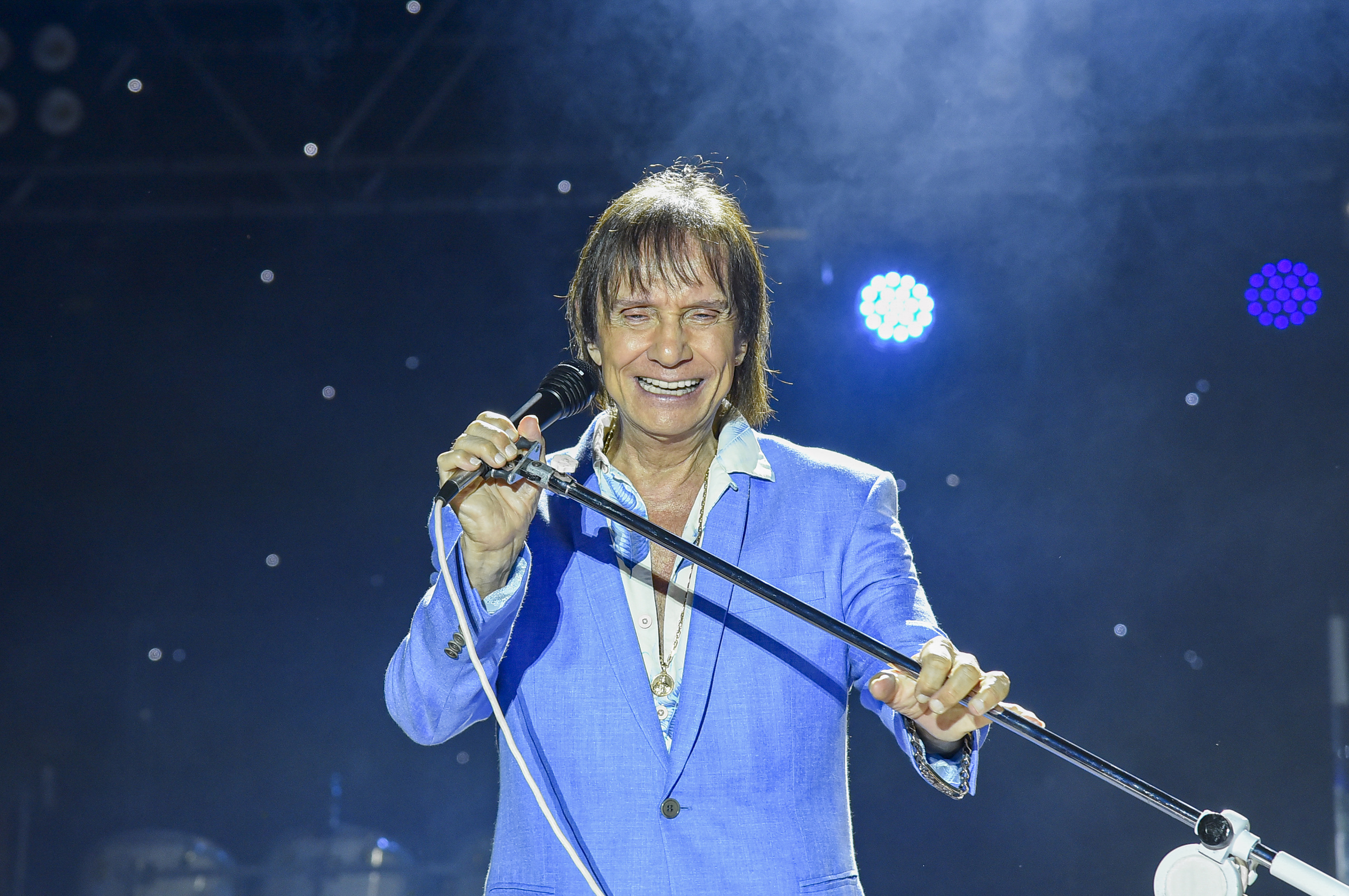 HZ | Filho de Erasmo acompanha a turnê do Rei Roberto Carlos no ES | A ...