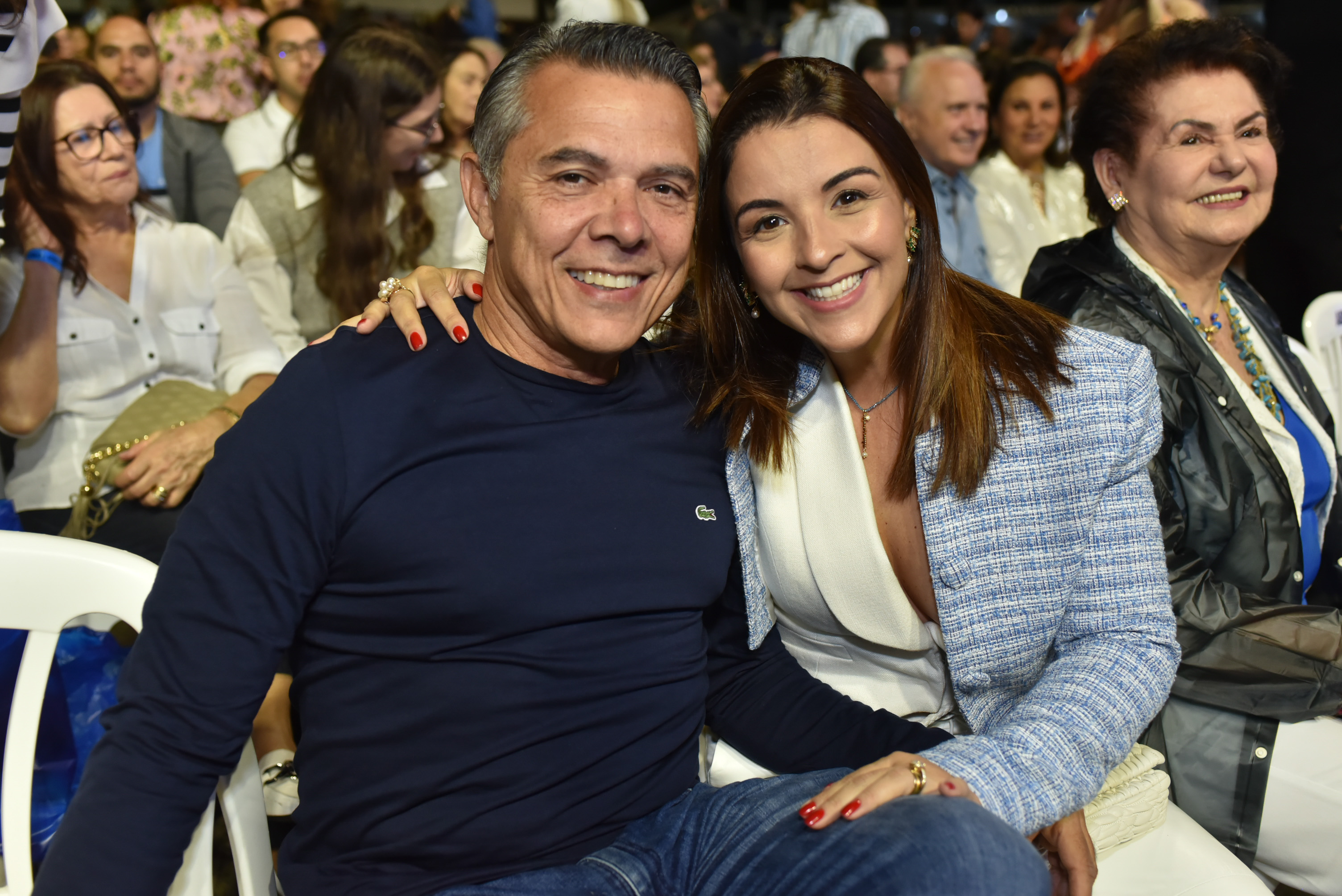 HZ | Veja quem prestigiou o show do Rei Roberto Carlos em Vitória | A ...