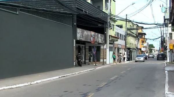 PMs de folga são alvo de emboscada e um policial é baleado na Serra | A ... PMs de folga são alvo de emboscada e um policial é baleado na Serra | A ...