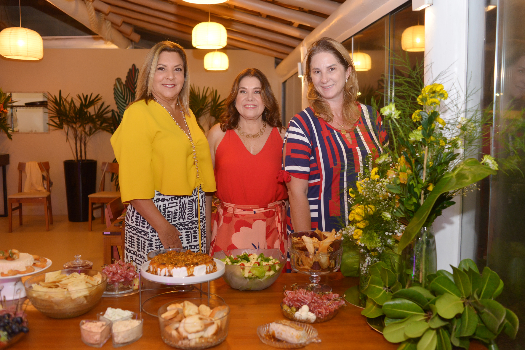 Heliane Duarte e Rita Tristão comemoram aniversários na Curva da Jurema ...