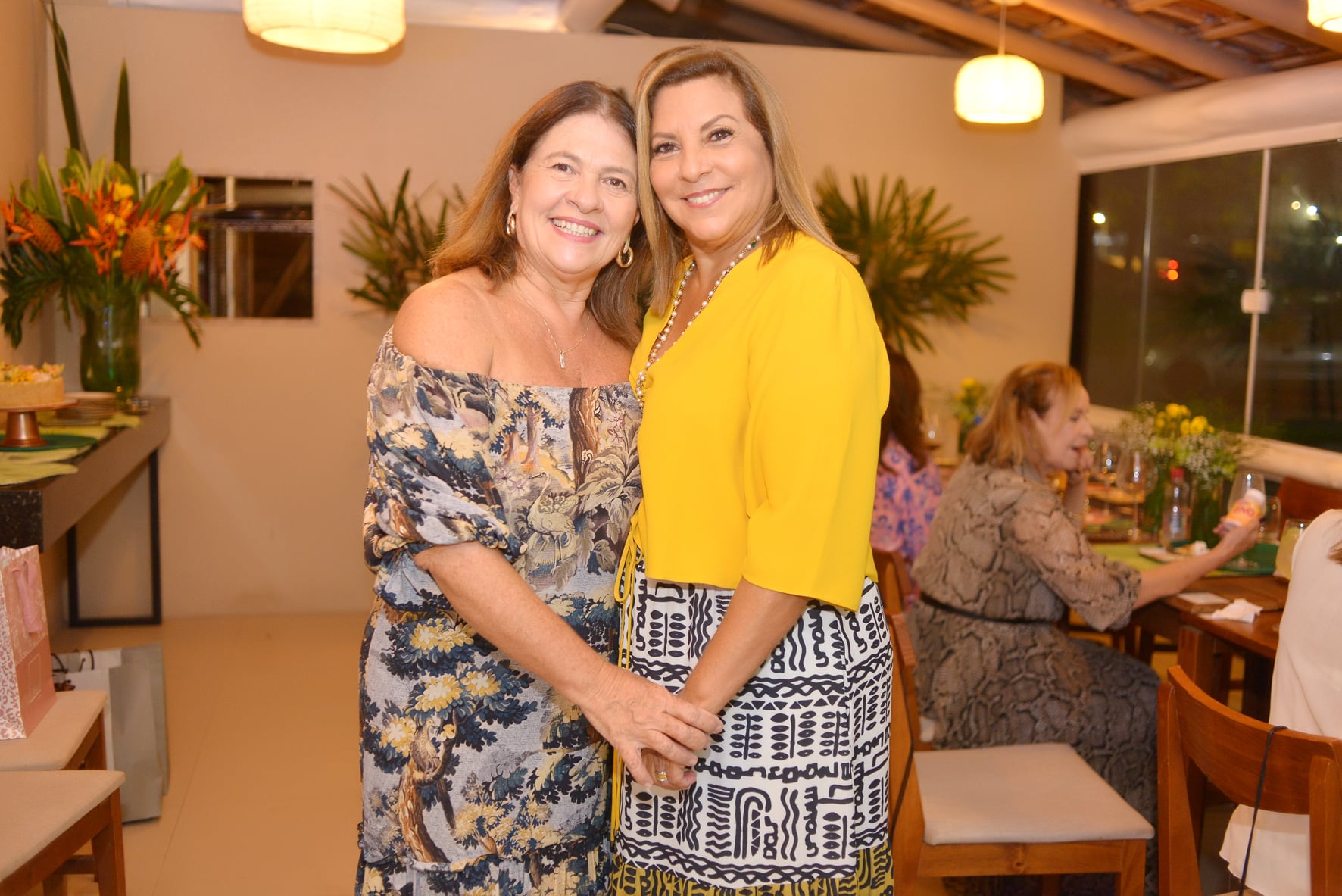 Heliane Duarte e Rita Tristão comemoram aniversários na Curva da Jurema ...